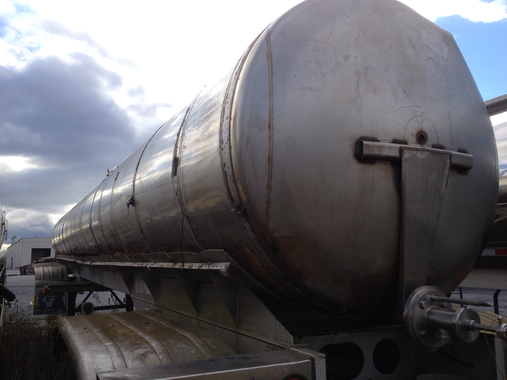 5000 Gallon Salvage Storage Barrel | Dry Bulk and Liquid Tank Services ...